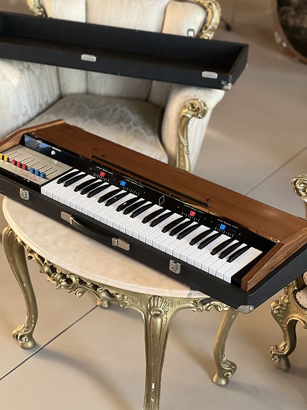 LE LOGAN String Melody - Made in Italy | Reverb