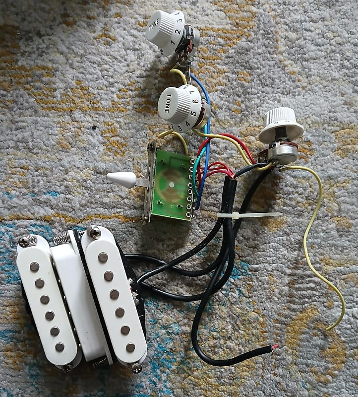 Squier Affinity Stratocaster Pickups And Wiring | Reverb