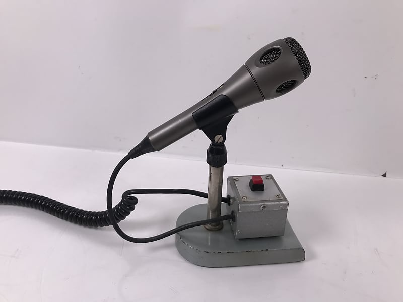 Radioshack Dynamic Microphone 33-3024 w/ Stand | Reverb
