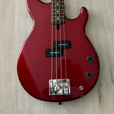 YAMAHA BB300 bass guitars