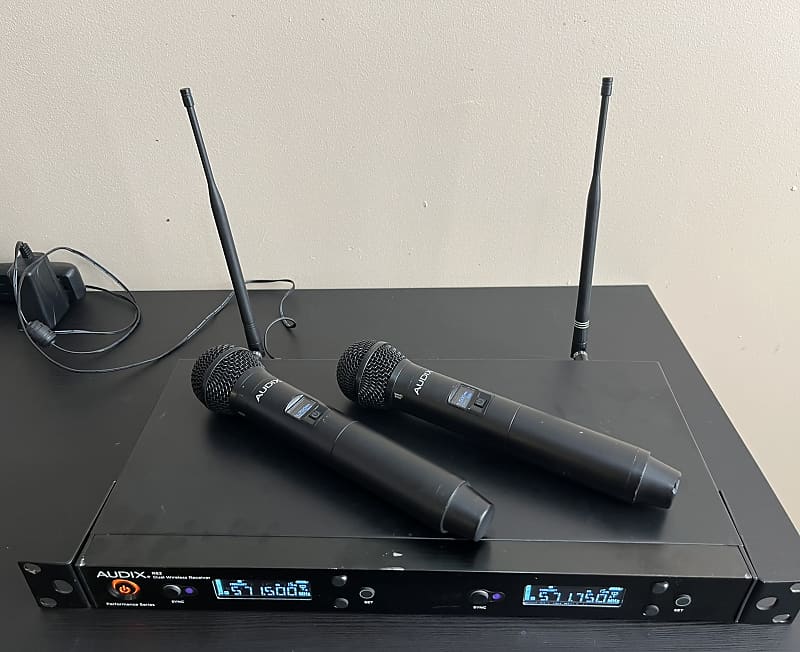 Dual Handheld Wireless Microphone System Audix AP62 OM5 | Reverb