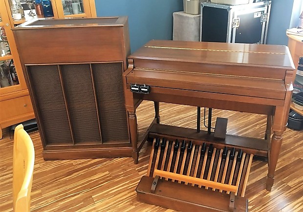 Hammond B3 w/ HR40 Tone Cabinet | Reverb