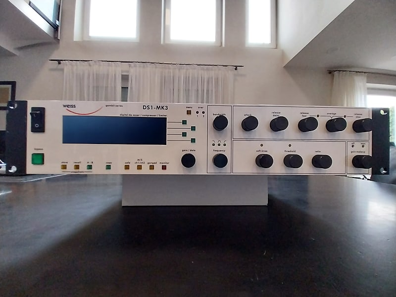 Weiss DS-1 MK3 Mastering Compressor with M/S & DeEsser | Reverb Canada