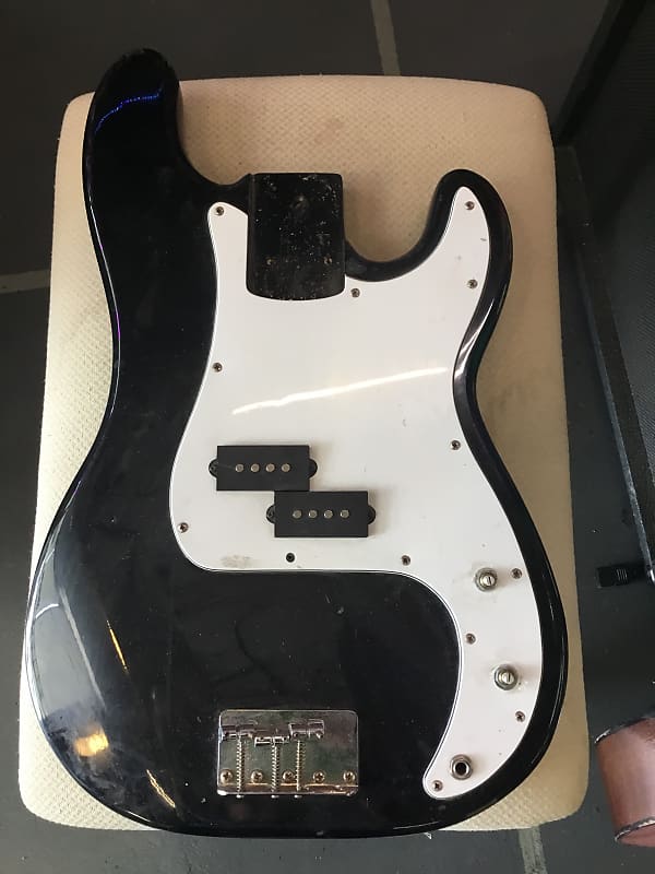 Unknown Bass | Reverb