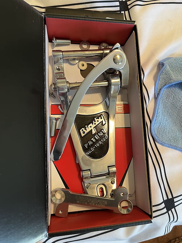 Bigsby B7 Vibrato + Vibramate V7-LP | Reverb