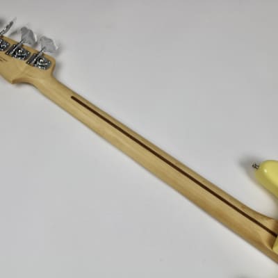 Fender Player Precision Bass Maple Fingerboard | Reverb Canada