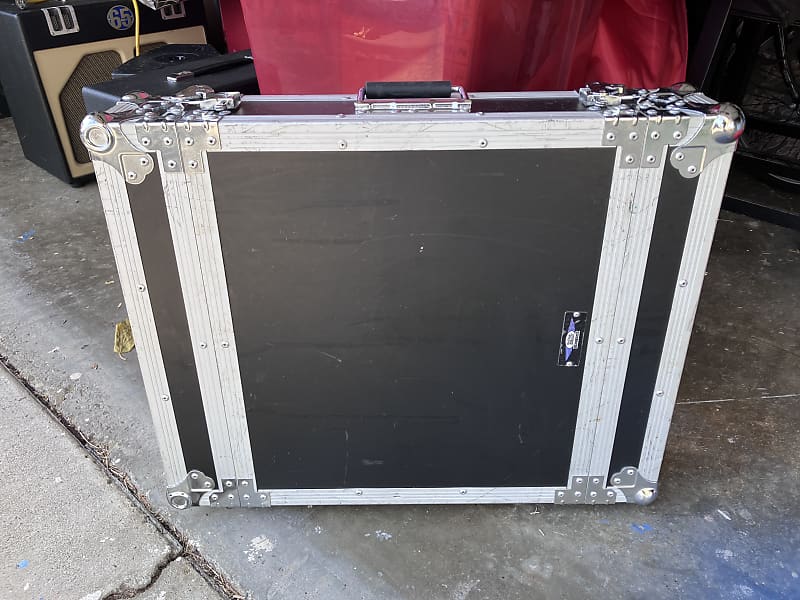 On Stage 2 Space Rack Case deep effects rack - black | Reverb