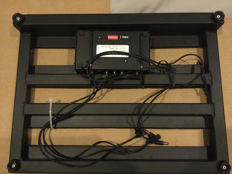 Pedaltrain CLASSIC 'Junior' 2015 plus Voodoo Lab Power | Reverb UK