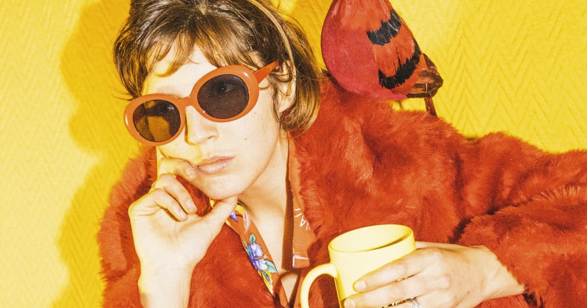 Interview: How Recording "Loner" Taught Caroline Rose to | Reverb News