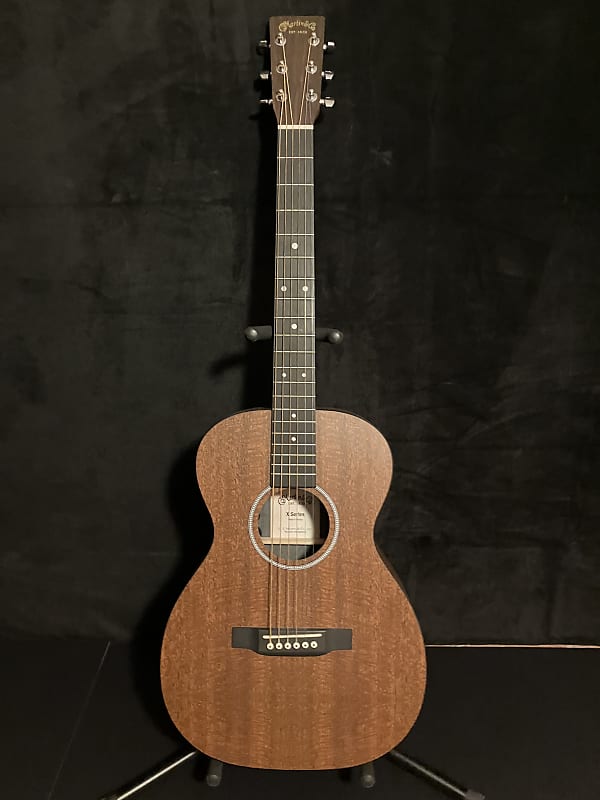 Martin X-Series 2021-2023 - Natural - Wall Display w/bag | Reverb