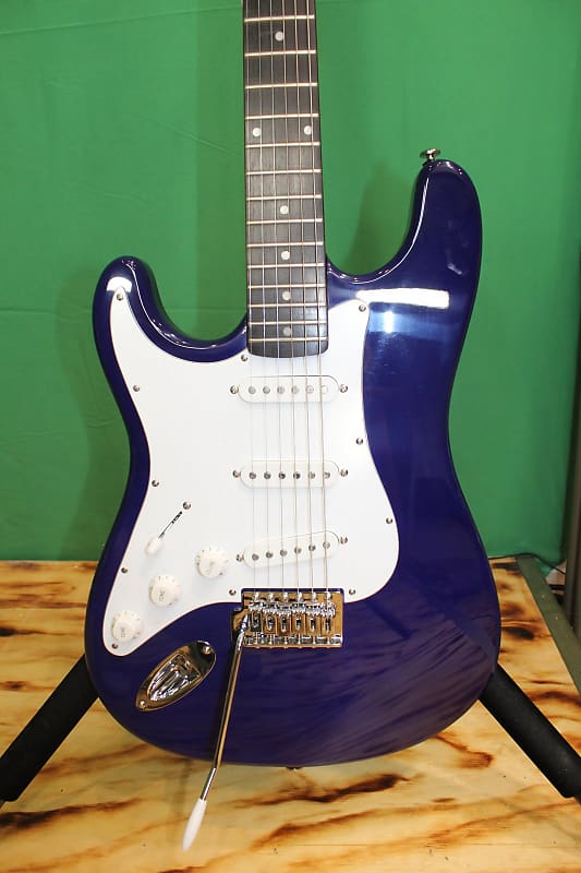 Silvertone Revolver Left-Handed Cobalt Blue Electric Guitar | Reverb