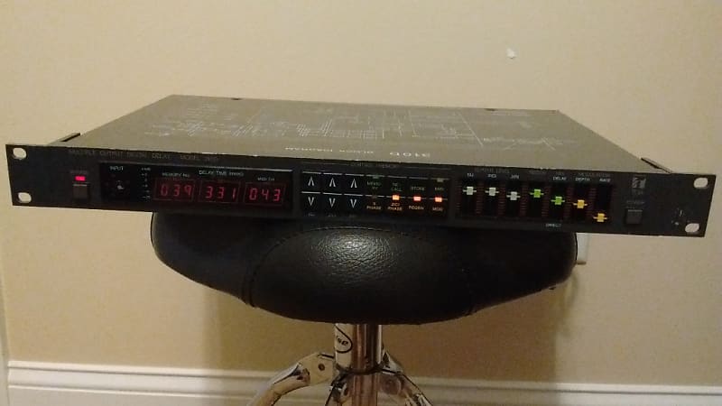 TOA 310D Multiple Output Digital Delay - Triple Rack Delay w | Reverb