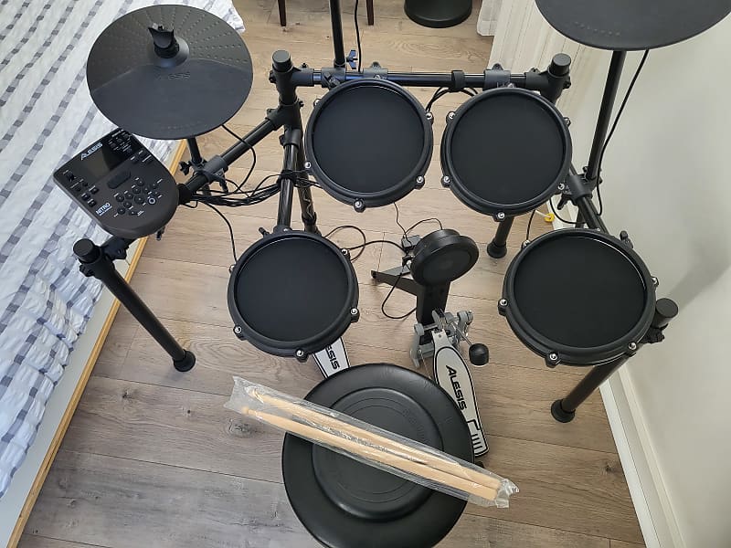 Alesis Nitro Mesh 5-Piece Kit Drum Kit w/ Nitro | Reverb Australia