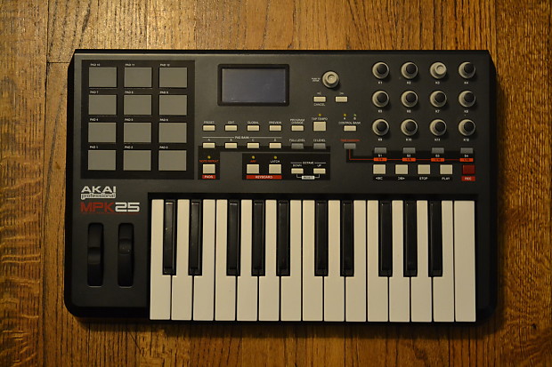 Akai MPK25 25 Key MIDI w/MPC Pads | Reverb