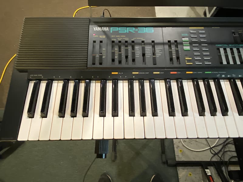 Yamaha PSR 36 Digital FM Synthesizer with MIDI | Reverb