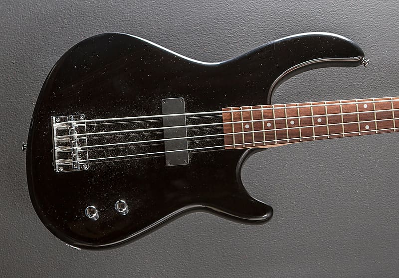 Dean Edge-09 Bass, Recent | Reverb