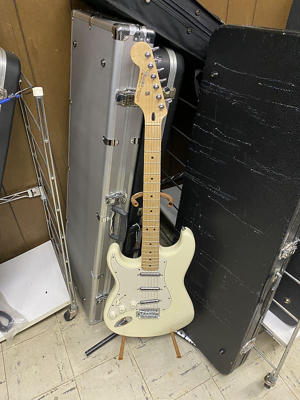 Fender Stratocaster Cream | Reverb