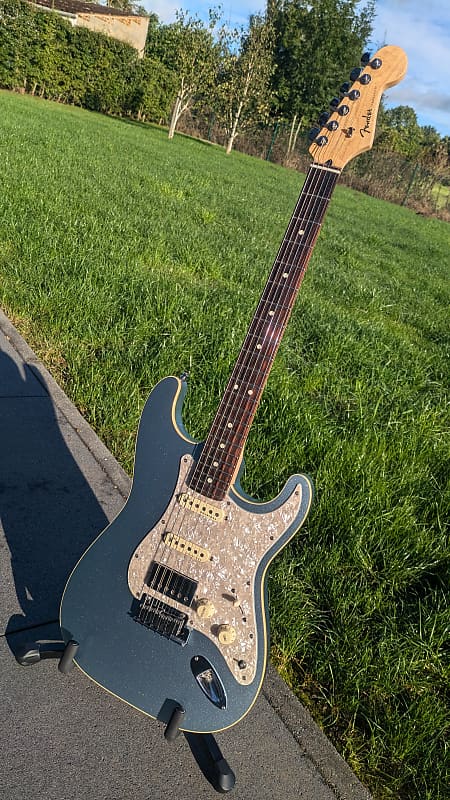 Fender Stratocaster 2021 - Metallic blue | Reverb