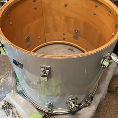 LUDWIG 3-PLY 1970'S - WHITE CORTEX 18" FLOOR TOM | Reverb