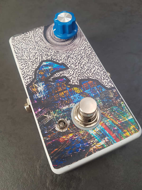 Wraa Glitchwave - Analog Monophonic PLL Synth Fuzz | Reverb