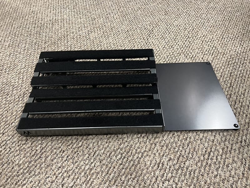 Morton Modular Pedal Board Flat 16 Rear Slant 16 Side Tray 8 | Reverb