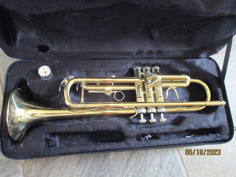 Merana brand trumpet with case and mouthpiece | Reverb