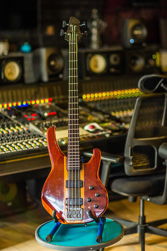 Status SERIES II 1992 - John Payne, ASIA. | Reverb The Netherlands