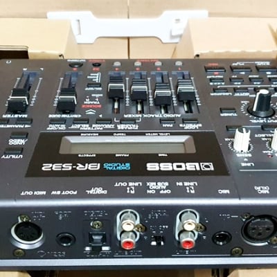 Boss BR-532 Digital Studio Compact 4-Track Recorder + 64MB | Reverb UK