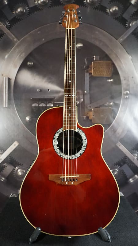 Celebrity by Ovation CC 057 w/ Ovation Hard Case | Reverb