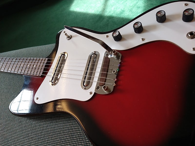 Silvertone (Sears/Silvertone Model 1452) Hornet w/Vibrato and | Reverb