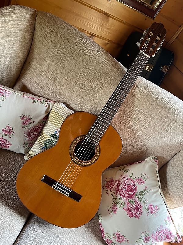 Cuenca Model 40 - 1981 - Solid Red Cedar + Rosewood Back & | Reverb UK