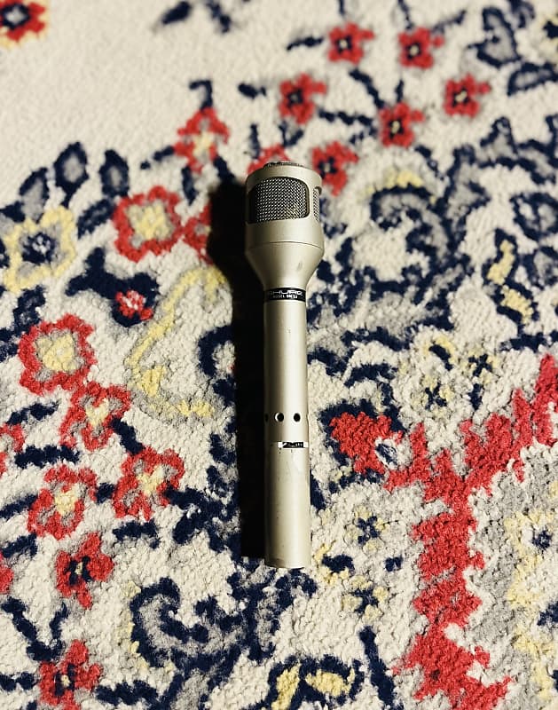 Shure SM53 Dynamic Microphone | Reverb