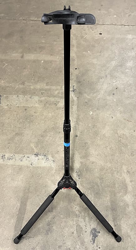 Ultimate Support GS-100+ Guitar Stand with Locking Legs #4 | Reverb