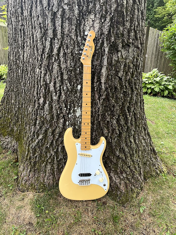 Fender Bullet USA Circa 1982 - Cream | Reverb Australia
