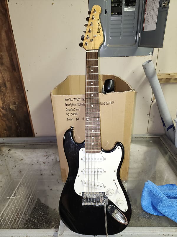 J. Reynolds Mini electric guitar 2020 - Black | Reverb