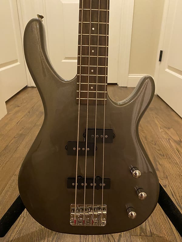 Squier MB-4 Modern Bass with Fender gig bag | Reverb Canada