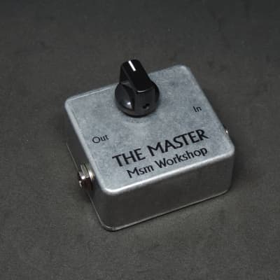 Sonic Fields The 'Jesus box' - Line6 double preset box | Reverb France