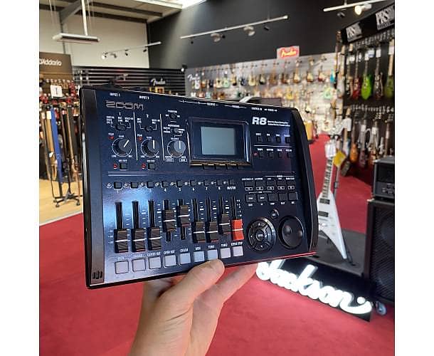 ZOOM - V3 | Reverb Deutschland