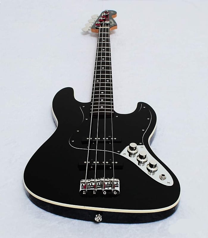 Fender AERODYNE 32′′ MEDIUM SCALE JAZZ BASS | Reverb