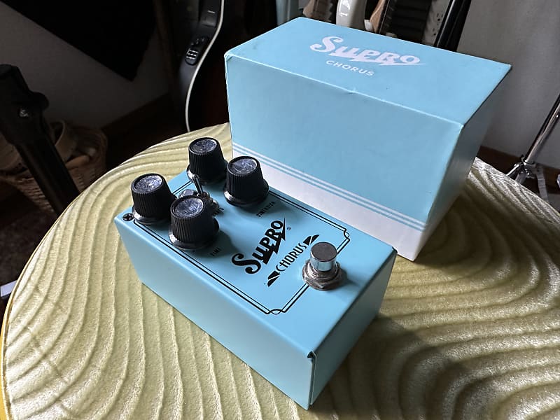 Supro 1307 True Stereo Analog Chorus Vibrato Pedal | Reverb