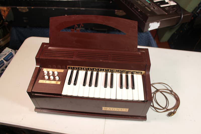 Magnus Model 300 Chord Organ | Reverb
