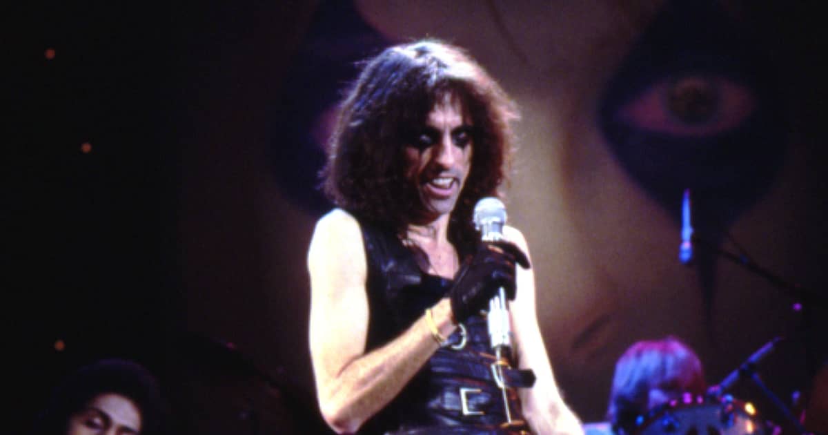 The History of Dual Guitar Harmonies In 14 Songs | Reverb News