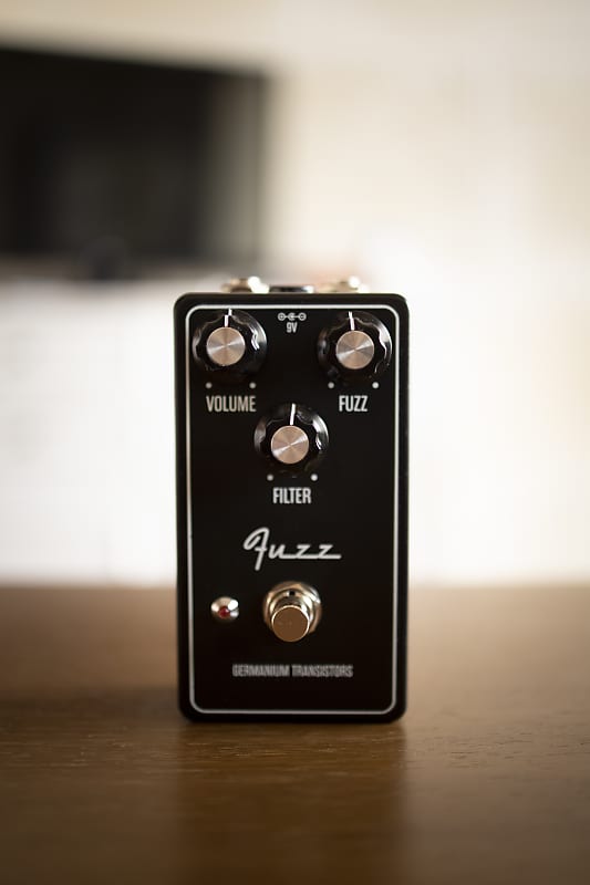 Custom Fuzz Face AC127 NOS | Reverb