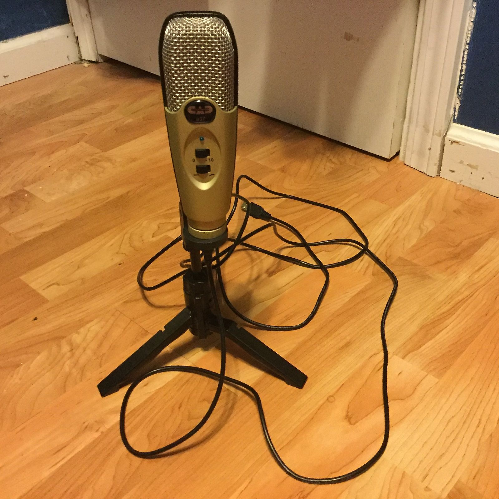 CAD U37 USB Condenser Microphone | Reverb