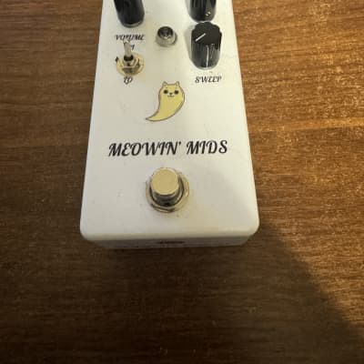 Pedal Pcb Maleficent Mids 2022 - White -JHS Haunting Mids | Reverb