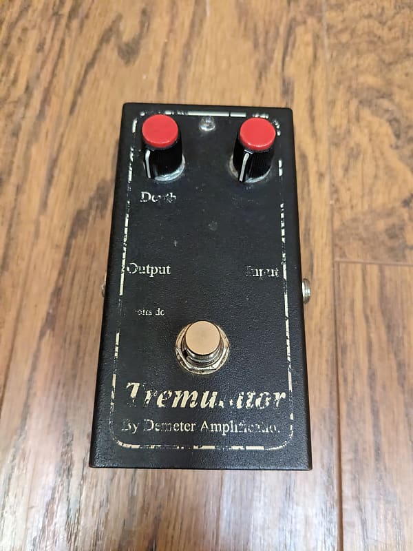 Tremulator Tremolo Effects Pedal Red Knobs | Reverb