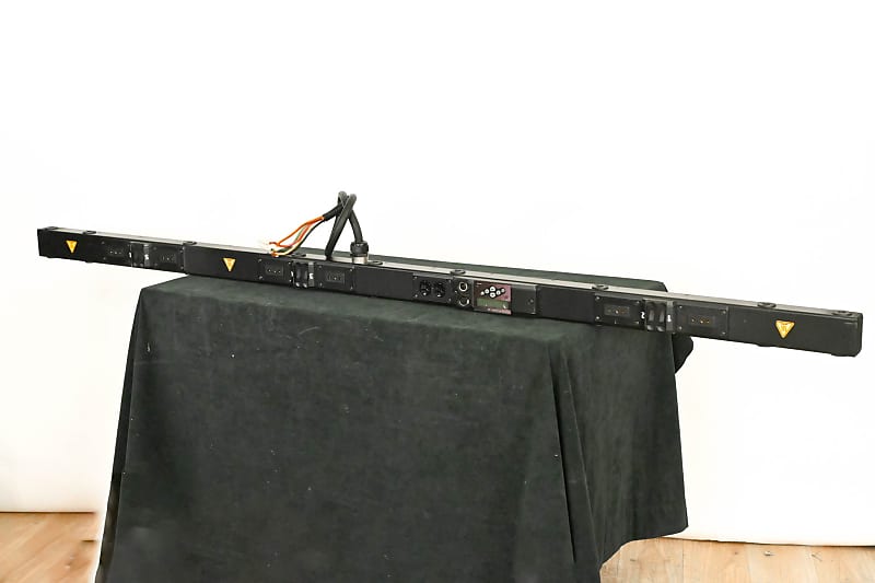 ETC SB6-10 SmartBar 6-Circuit Dimmer with Twist-Lock Output | Reverb