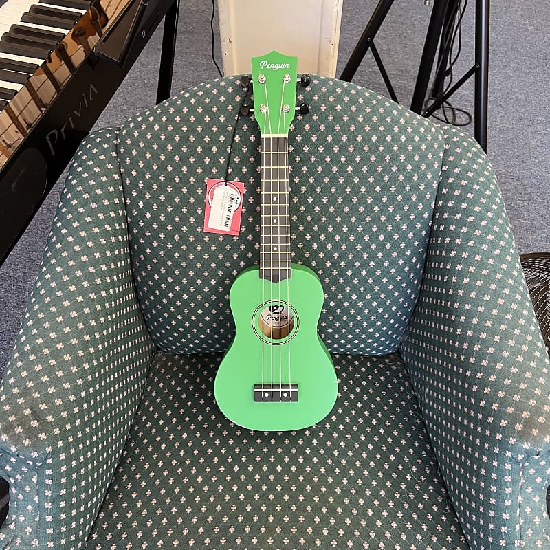 Amahi Penguin Soprano Ukulele Green - Boo Boo Sale | Reverb