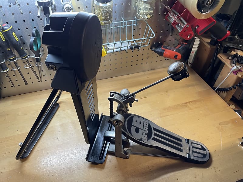 Roland KD-8 Kick Drum Trigger w/CB Drums Kick Pedal - PW10280 | Reverb