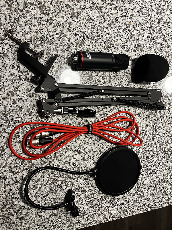 Scarlett Studio Microphone 2021 - Black | Reverb